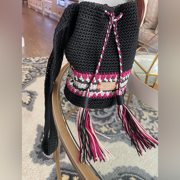 Sakroots | Bags | The Sak Sakroots Crochet Knit Drawstring Bucket Bag ...